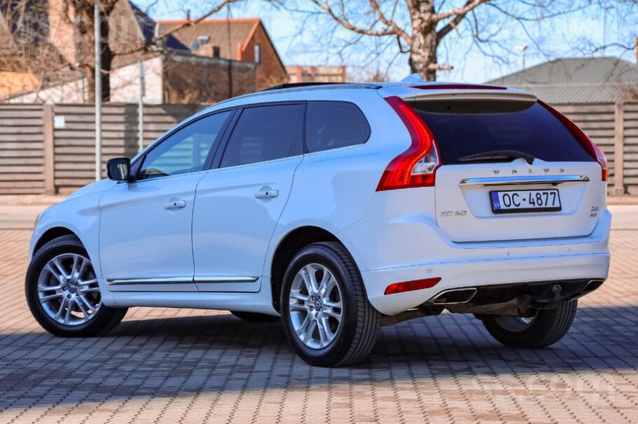 Balts Volvo XC60 2013 Jelgava, ar dzinēja tilpumu 2.40 L un nobraukumu 0 tūkst. km par 14650 €, foto 7 vietnē AUTOMOTO.COM.LV