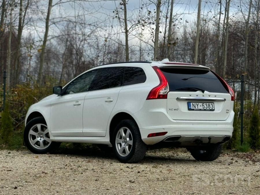 White Volvo XC60 2013 in Jelgava, with an engine capacity of 2.40 L and mileage of 0 thousand km for 9200 €, photo 6 on AUTOMOTO.COM.LV