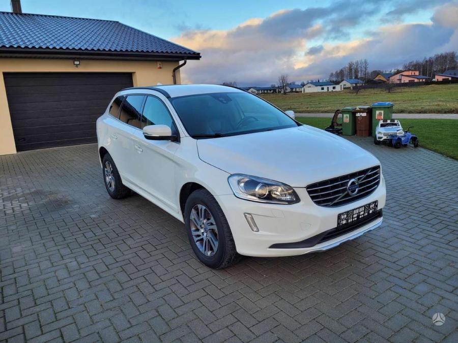 Balts Volvo XC60 2013 Raseiniai, ar dzinēja tilpumu 1.98 L un nobraukumu 288 tūkst. km par 7700 €, foto 2 vietnē AUTOMOTO.COM.LV