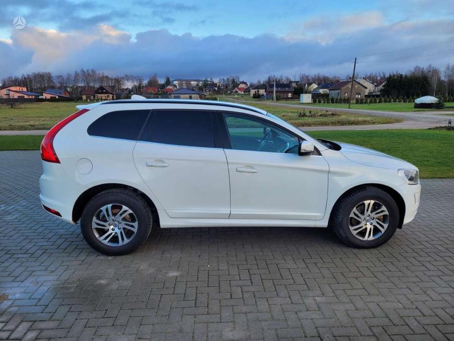 Balts Volvo XC60 2013 Raseiniai, ar dzinēja tilpumu 1.98 L un nobraukumu 288 tūkst. km par 7700 €, foto 3 vietnē AUTOMOTO.COM.LV