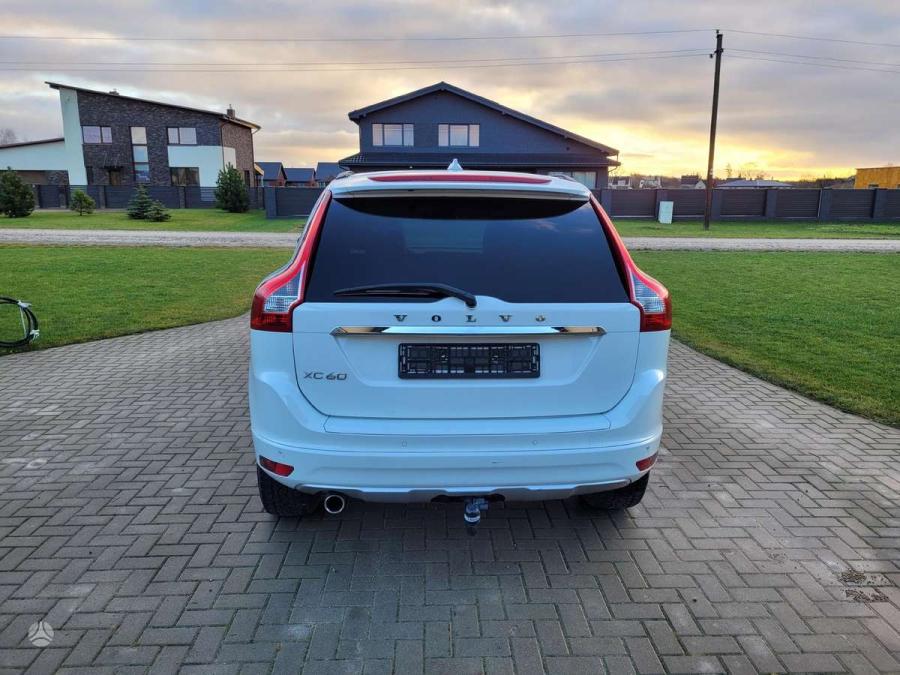 Balts Volvo XC60 2013 Raseiniai, ar dzinēja tilpumu 1.98 L un nobraukumu 288 tūkst. km par 7700 €, foto 5 vietnē AUTOMOTO.COM.LV