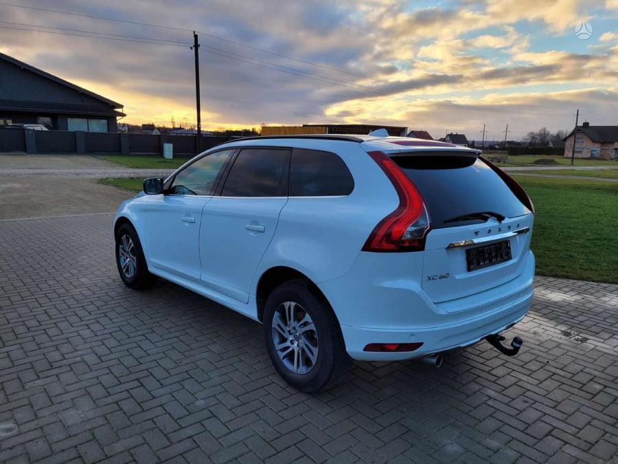 Balts Volvo XC60 2013 Raseiniai, ar dzinēja tilpumu 1.98 L un nobraukumu 288 tūkst. km par 7700 €, foto 8 vietnē AUTOMOTO.COM.LV