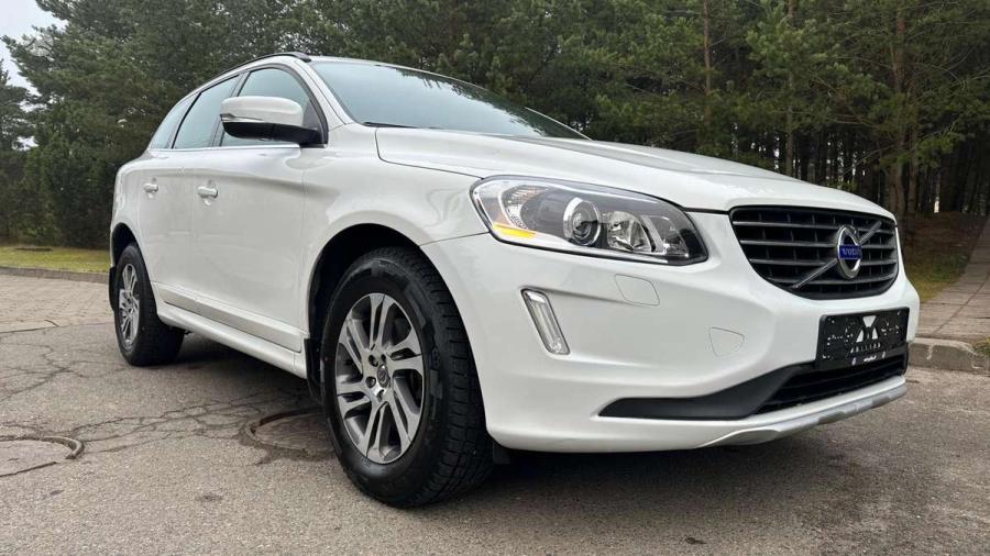 White Volvo XC60 2013 in Vilnius, with an engine capacity of 2.40 L and mileage of 237 thousand km for 10750 €, photo 5 on AUTOMOTO.COM.LV