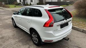 White Volvo XC60 2013 in Vilnius, with an engine capacity of 2.40 L and mileage of 237 thousand km for 10750 €, photo 8 on AUTOMOTO.COM.LV