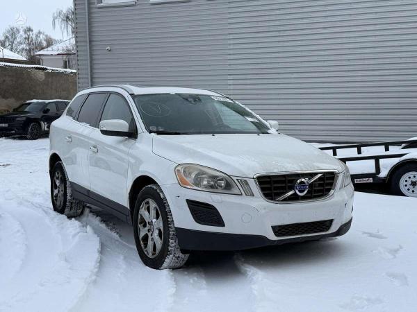 White Volvo XC60 2013 in Klaipeda, with an engine capacity of 3.19 L and mileage of 133 thousand km for 4500 €, photo 1 on AUTOMOTO.COM.LV