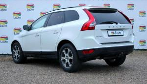 White Volvo XC60 2013 in Vilnius, with an engine capacity of 2.00 L and mileage of 309 thousand km for 8990 €, photo 3 on AUTOMOTO.COM.LV