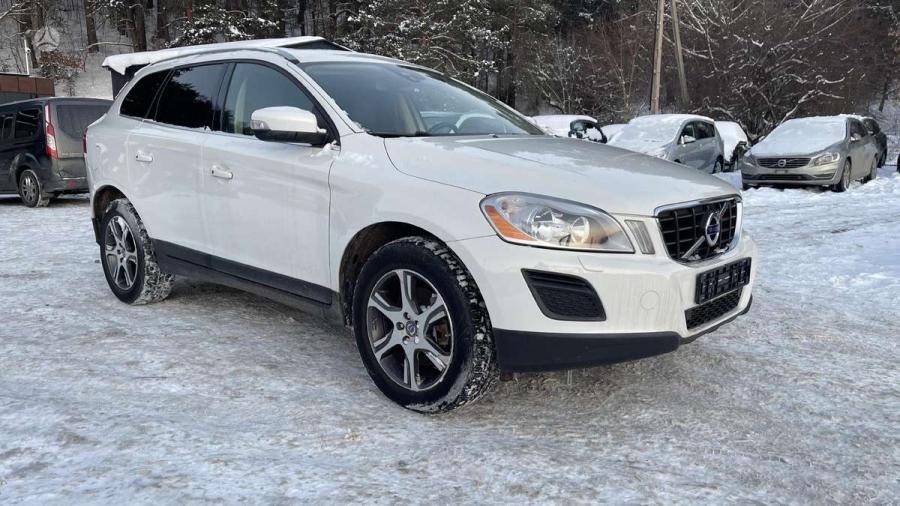 White Volvo XC60 2013 in Kaunas, with an engine capacity of 2.95 L and mileage of 159 thousand km for 7900 €, photo 1 on AUTOMOTO.COM.LV