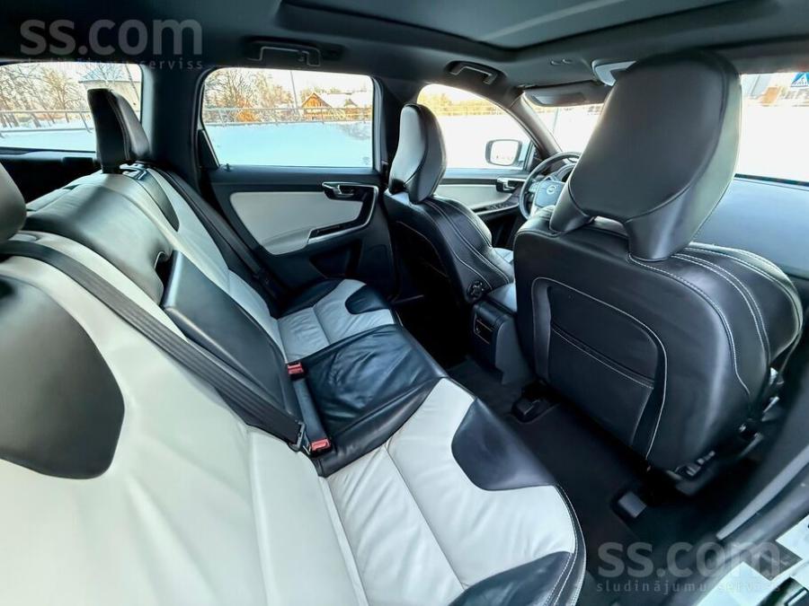 White Volvo XC60 2013 in Rezekne, with an engine capacity of 2.40 L and mileage of 237 thousand km for 14990 €, photo 13 on AUTOMOTO.COM.LV