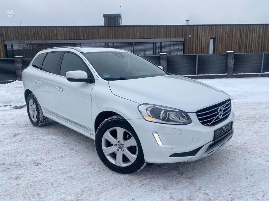 White Volvo XC60 2013 in Siauliai, with an engine capacity of 1.98 L and mileage of 268 thousand km for 12650 €, photo 2 on AUTOMOTO.COM.LV