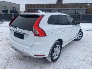 White Volvo XC60 2013 in Siauliai, with an engine capacity of 1.98 L and mileage of 268 thousand km for 12650 €, photo 5 on AUTOMOTO.COM.LV