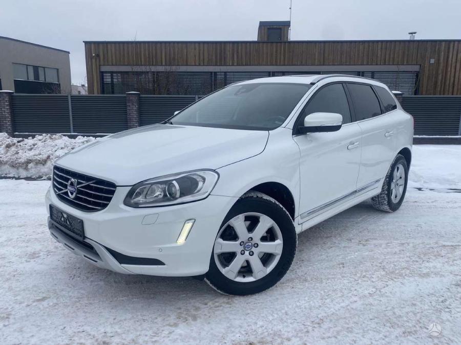 White Volvo XC60 2013 in Siauliai, with an engine capacity of 1.98 L and mileage of 268 thousand km for 12650 €, photo 8 on AUTOMOTO.COM.LV