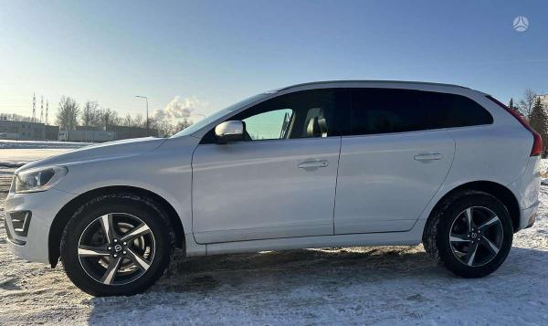 White Volvo XC60 2013 in Kaunas, with an engine capacity of 2.40 L and mileage of 260 thousand km for 13300 €, photo 5 on AUTOMOTO.COM.LV