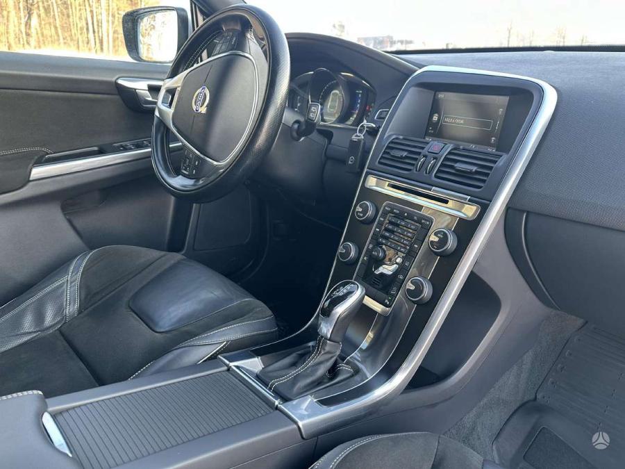 Balts Volvo XC60 2013 Kauņa, ar dzinēja tilpumu 2.40 L un nobraukumu 260 tūkst. km par 13300 €, foto 9 vietnē AUTOMOTO.COM.LV