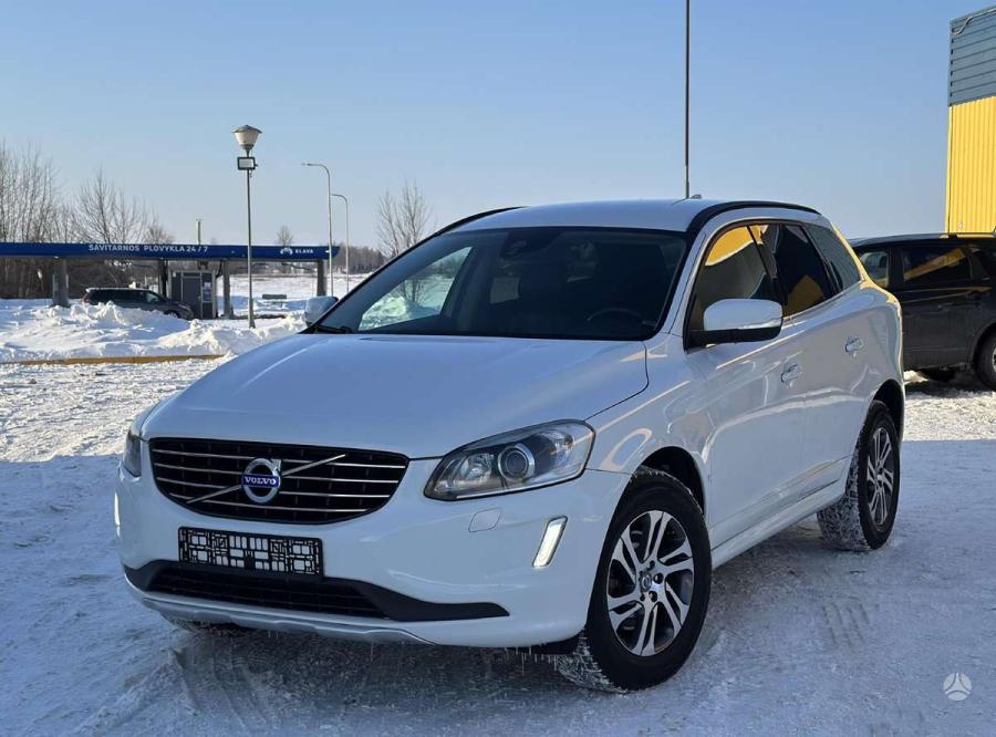 White Volvo XC60 2013 in Raseiniai, with an engine capacity of 1.98 L and mileage of 284 thousand km for 9299 €, photo 1 on AUTOMOTO.COM.LV