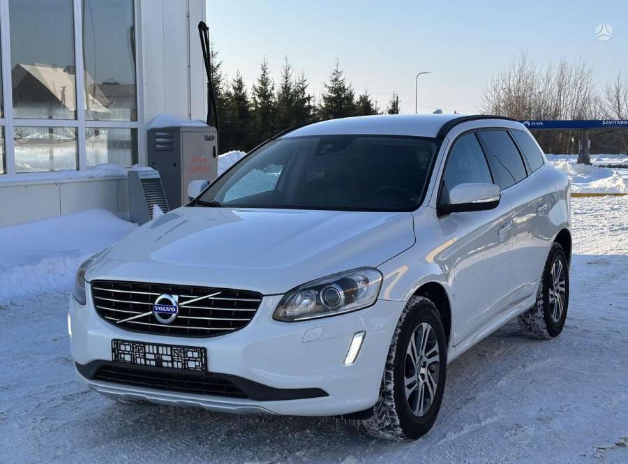White Volvo XC60 2013 in Raseiniai, with an engine capacity of 1.98 L and mileage of 284 thousand km for 9299 €, photo 7 on AUTOMOTO.COM.LV