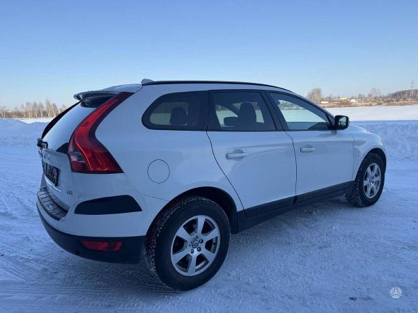 Balts Volvo XC60 2013 Šauļi, ar dzinēja tilpumu 1.98 L un nobraukumu 260 tūkst. km par 6750 €, foto 5 vietnē AUTOMOTO.COM.LV