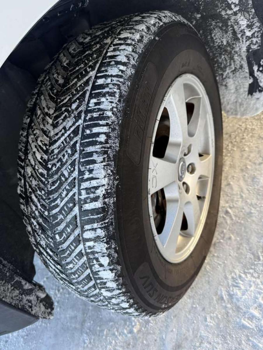 Balts Volvo XC60 2013 Šauļi, ar dzinēja tilpumu 1.98 L un nobraukumu 260 tūkst. km par 6750 €, foto 17 vietnē AUTOMOTO.COM.LV
