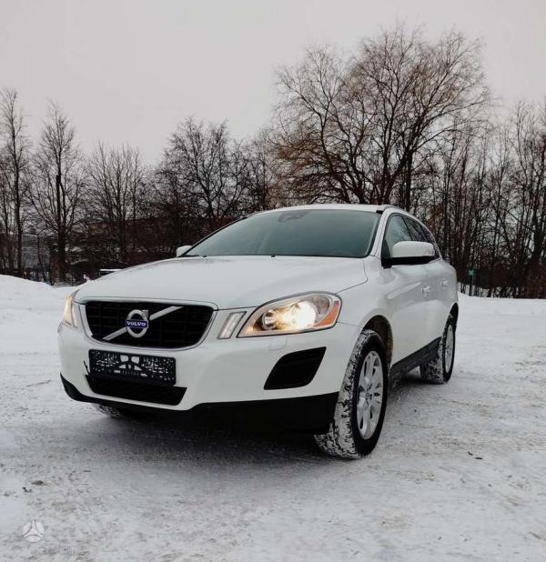 Balts Volvo XC60 2013 Šauļi, ar dzinēja tilpumu 3.19 L un nobraukumu 186 tūkst. km par 8450 €, foto 2 vietnē AUTOMOTO.COM.LV