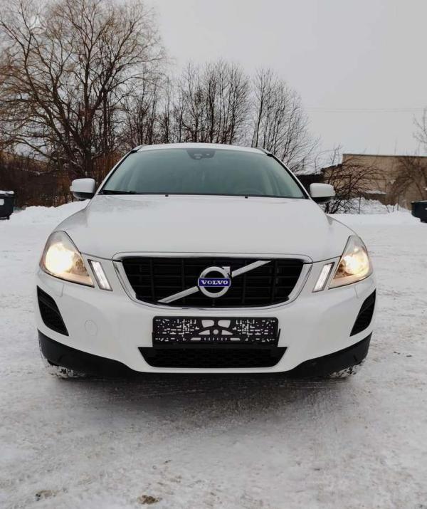 Balts Volvo XC60 2013 Šauļi, ar dzinēja tilpumu 3.19 L un nobraukumu 186 tūkst. km par 8450 €, foto 5 vietnē AUTOMOTO.COM.LV