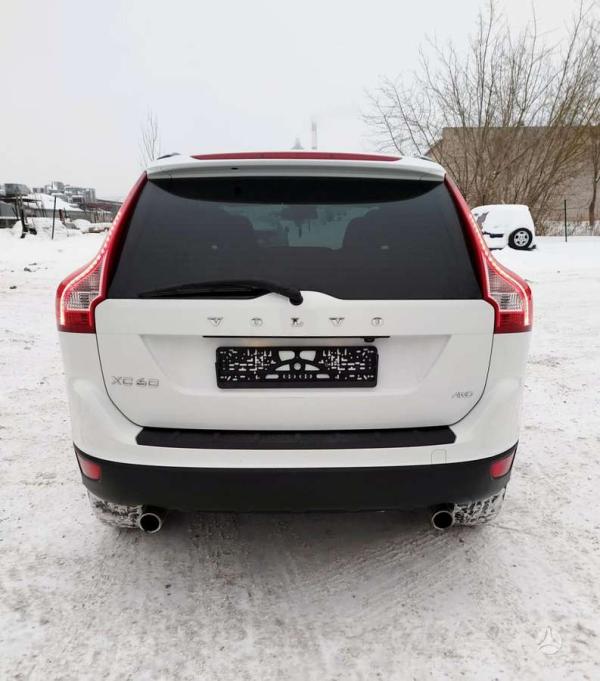 Balts Volvo XC60 2013 Šauļi, ar dzinēja tilpumu 3.19 L un nobraukumu 186 tūkst. km par 8450 €, foto 6 vietnē AUTOMOTO.COM.LV