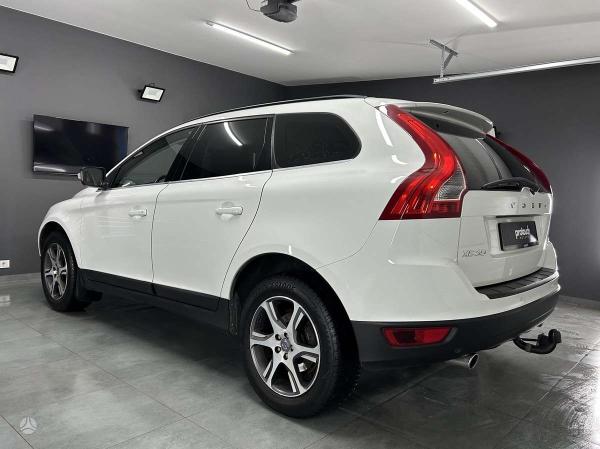 Balts Volvo XC60 2013 Utena, ar dzinēja tilpumu 2.40 L un nobraukumu 308 tūkst. km par 9950 €, foto 4 vietnē AUTOMOTO.COM.LV