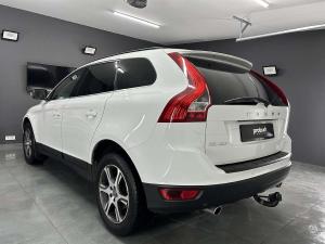 Balts Volvo XC60 2013 Utena, ar dzinēja tilpumu 2.40 L un nobraukumu 308 tūkst. km par 9950 €, foto 31 vietnē AUTOMOTO.COM.LV
