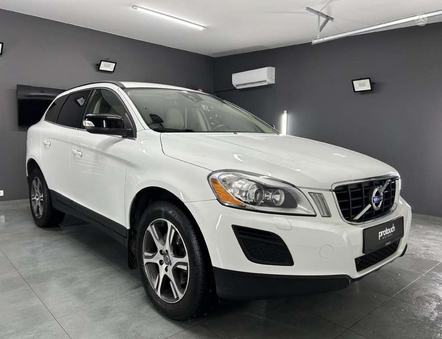 Balts Volvo XC60 2013 Utena, ar dzinēja tilpumu 2.40 L un nobraukumu 308 tūkst. km par 9950 €, foto 32 vietnē AUTOMOTO.COM.LV
