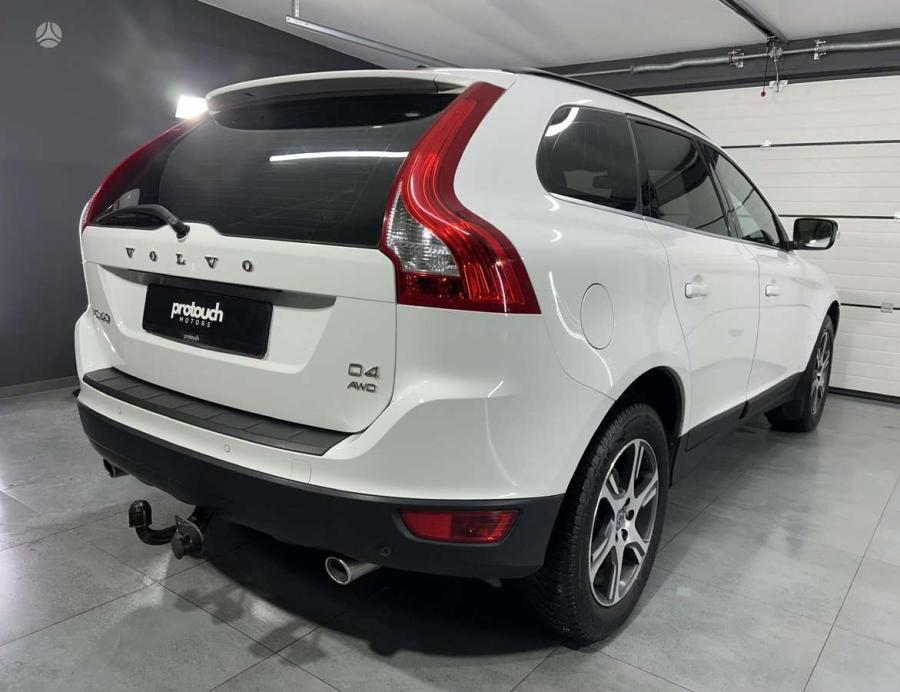 Balts Volvo XC60 2013 Utena, ar dzinēja tilpumu 2.40 L un nobraukumu 308 tūkst. km par 9950 €, foto 33 vietnē AUTOMOTO.COM.LV