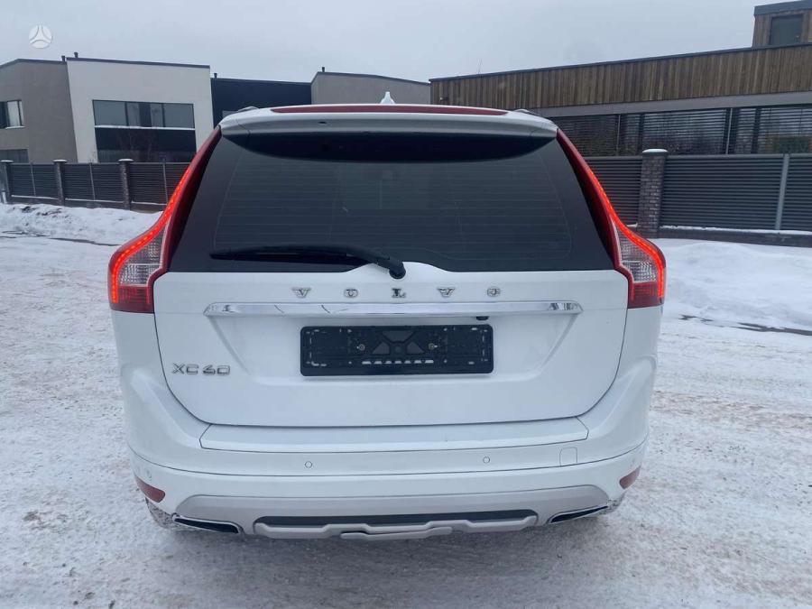Balts Volvo XC60 2013 Šauļi, ar dzinēja tilpumu 1.98 L un nobraukumu 268 tūkst. km par 12650 €, foto 12 vietnē AUTOMOTO.COM.LV