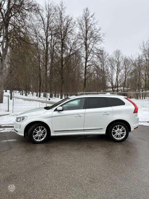 White Volvo XC60 2013 in Vilnius, with an engine capacity of 3.20 L and mileage of 181 thousand km for 11500 €, photo 2 on AUTOMOTO.COM.LV