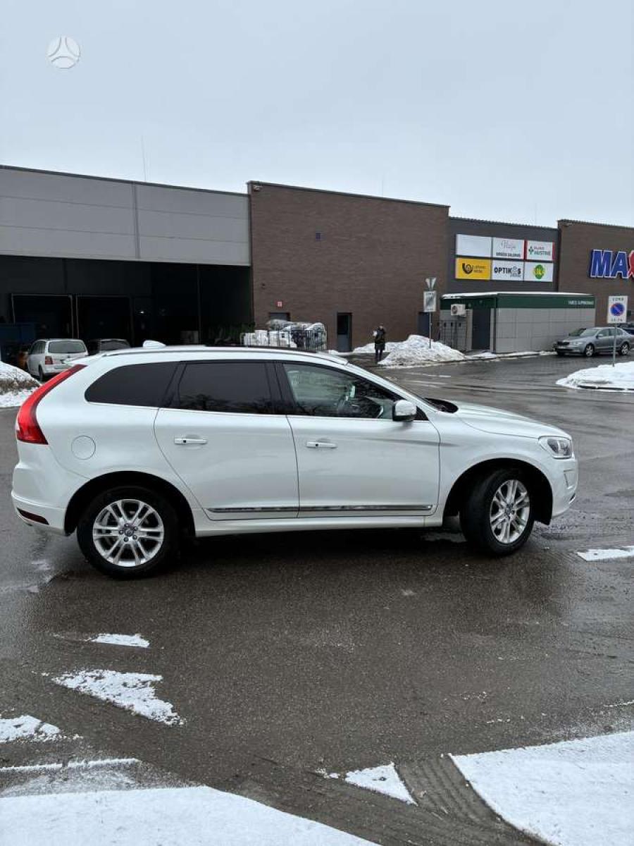 White Volvo XC60 2013 in Vilnius, with an engine capacity of 3.20 L and mileage of 181 thousand km for 11500 €, photo 6 on AUTOMOTO.COM.LV