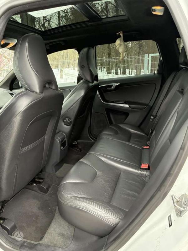 Balts Volvo XC60 2013 Viļņa, ar dzinēja tilpumu 3.20 L un nobraukumu 181 tūkst. km par 11500 €, foto 11 vietnē AUTOMOTO.COM.LV