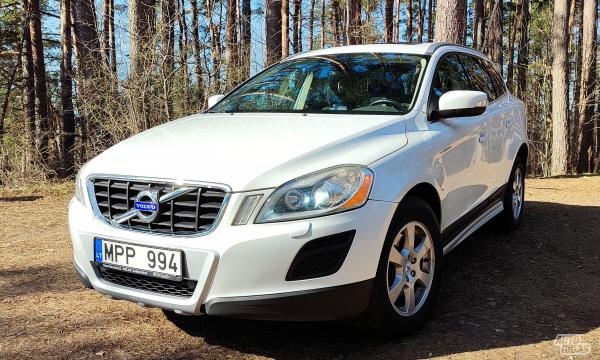 Balts Volvo XC60 2013 Viļņa, ar dzinēja tilpumu 2.40 L un nobraukumu 341 tūkst. km par 10200 €, foto 1 vietnē AUTOMOTO.COM.LV