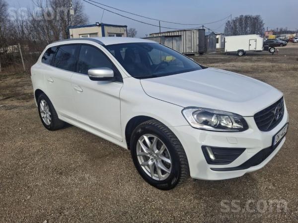 Balts Volvo XC60 2013 Rīga, ar dzinēja tilpumu 2.00 L un nobraukumu 256 tūkst. km par 10995 €, foto 5 vietnē AUTOMOTO.COM.LV