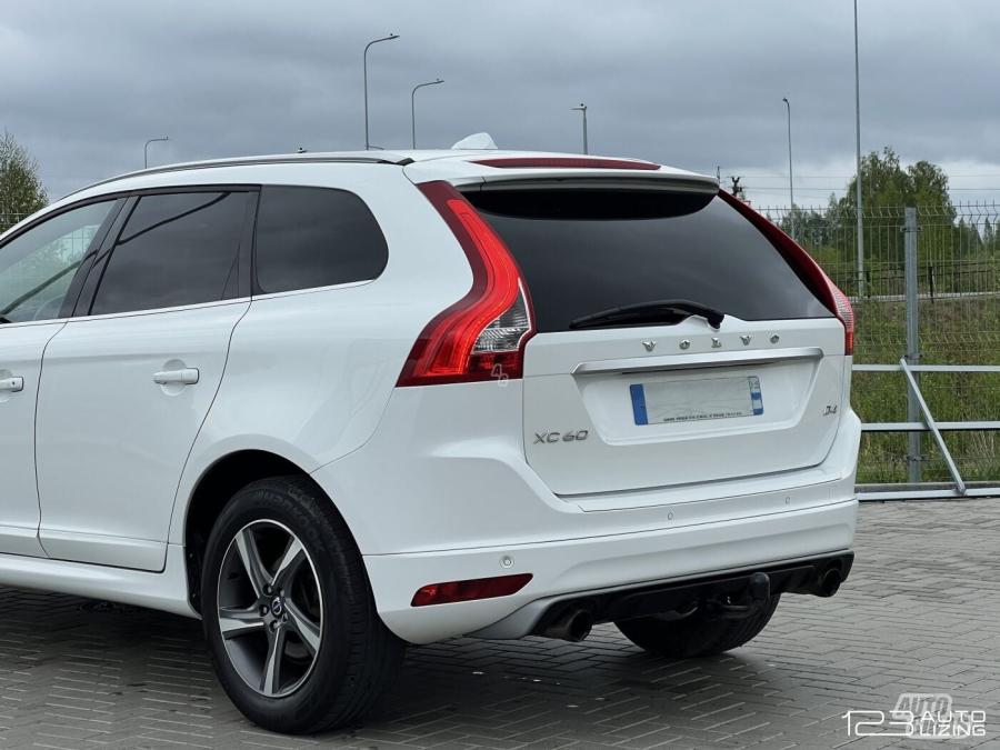 White Volvo XC60 2013 in Taurage, with an engine capacity of 2.00 L and mileage of 233 thousand km for 10700 €, photo 9 on AUTOMOTO.COM.LV