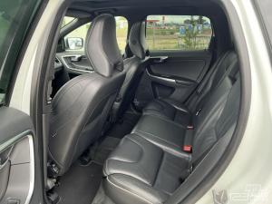 White Volvo XC60 2013 in Taurage, with an engine capacity of 2.00 L and mileage of 233 thousand km for 10700 €, photo 14 on AUTOMOTO.COM.LV
