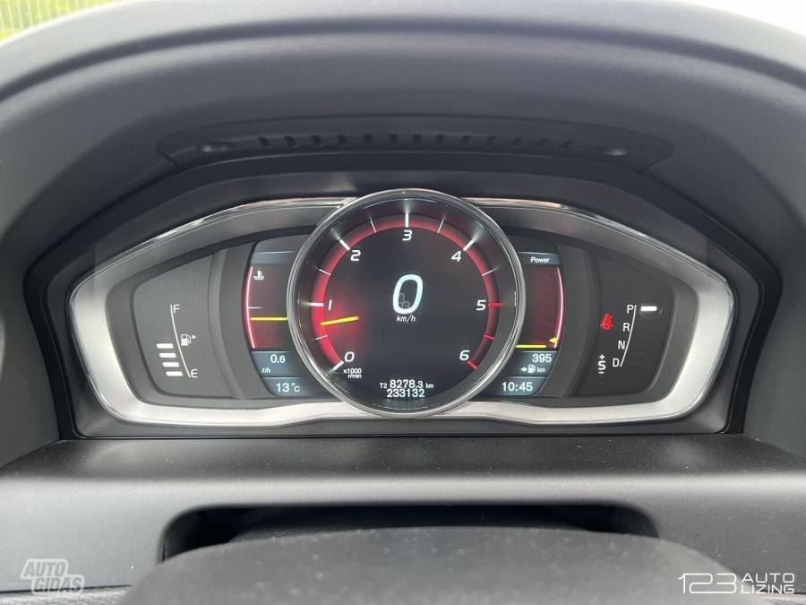White Volvo XC60 2013 in Taurage, with an engine capacity of 2.00 L and mileage of 233 thousand km for 10700 €, photo 19 on AUTOMOTO.COM.LV