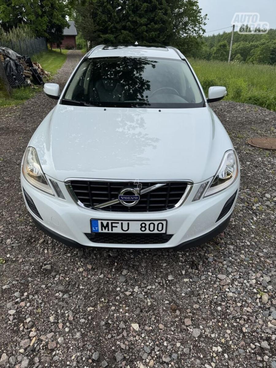 Balts Volvo XC60 2013 Kauņa, ar dzinēja tilpumu 3.00 L un nobraukumu 305 tūkst. km par 6700 €, foto 3 vietnē AUTOMOTO.COM.LV