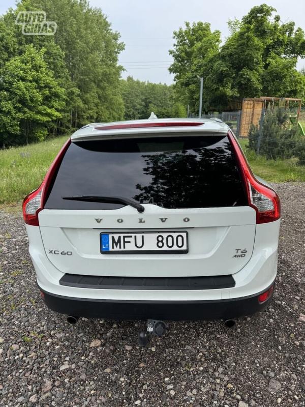 White Volvo XC60 2013 in Kaunas, with an engine capacity of 3.00 L and mileage of 305 thousand km for 6700 €, photo 5 on AUTOMOTO.COM.LV