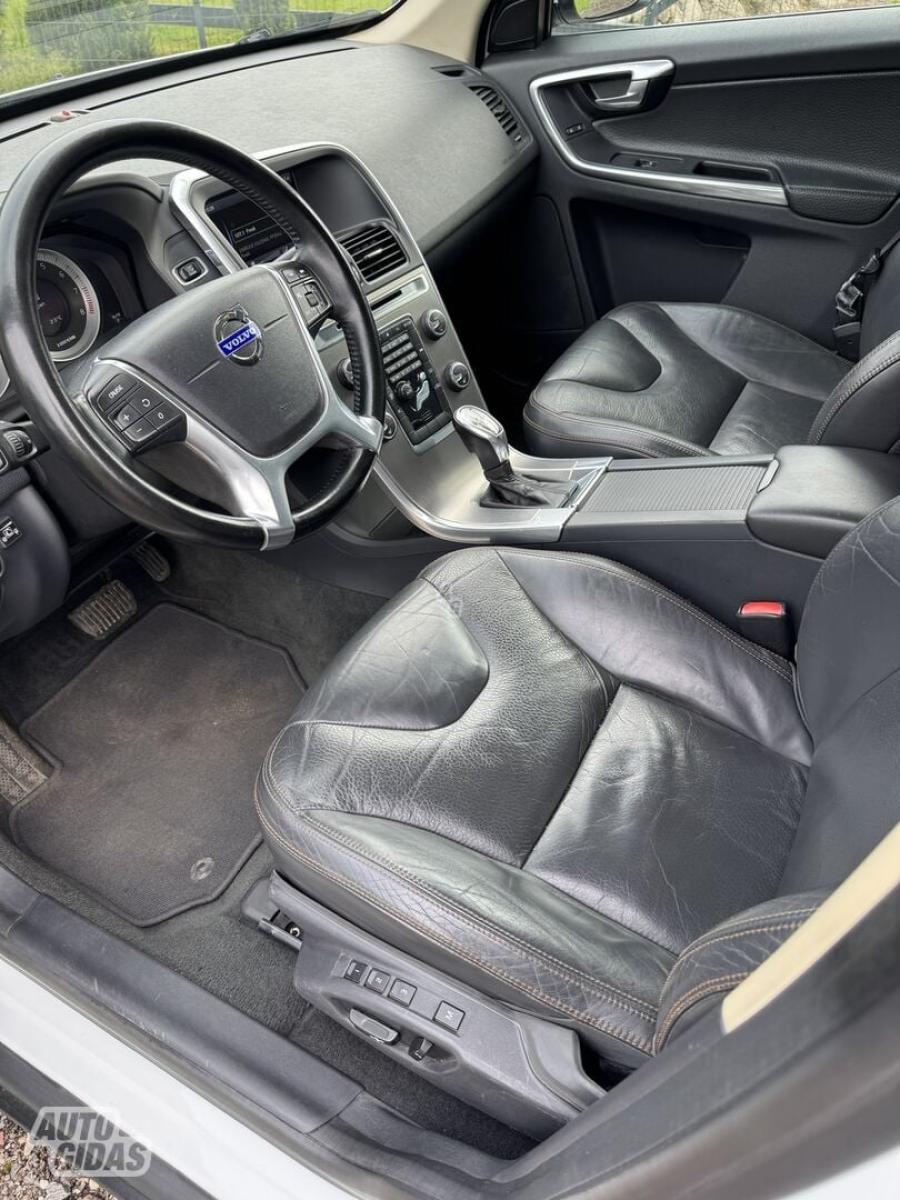 Balts Volvo XC60 2013 Kauņa, ar dzinēja tilpumu 3.00 L un nobraukumu 305 tūkst. km par 6700 €, foto 9 vietnē AUTOMOTO.COM.LV