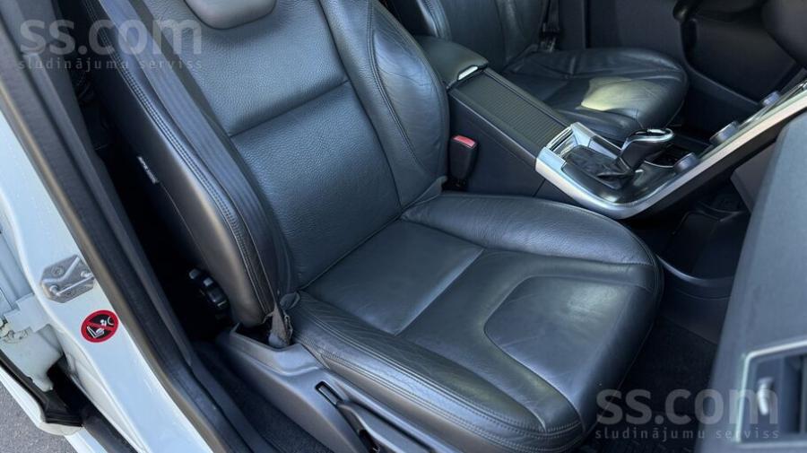 Balts Volvo XC60 2013 Jūrmala, ar dzinēja tilpumu 2.40 L un nobraukumu 0 tūkst. km par 10950 €, foto 18 vietnē AUTOMOTO.COM.LV