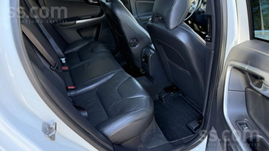 Balts Volvo XC60 2013 Jūrmala, ar dzinēja tilpumu 2.40 L un nobraukumu 0 tūkst. km par 10950 €, foto 21 vietnē AUTOMOTO.COM.LV