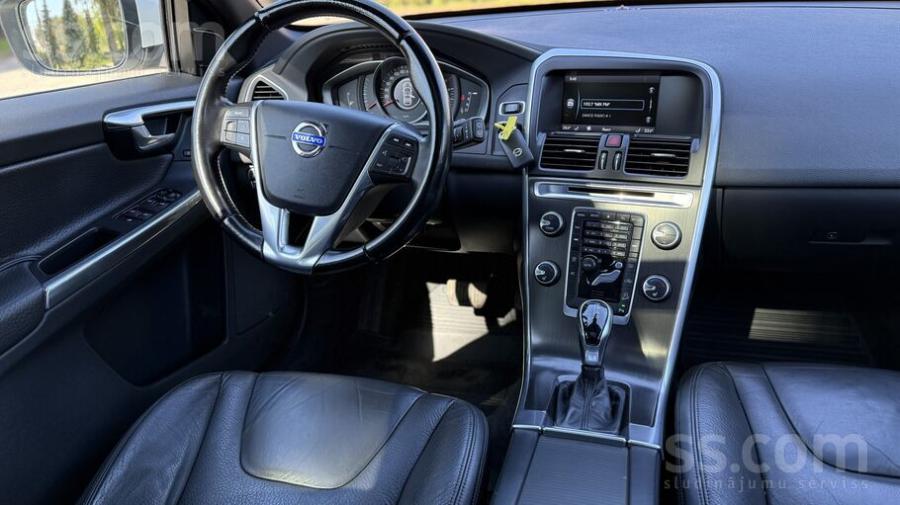 Balts Volvo XC60 2013 Jūrmala, ar dzinēja tilpumu 2.40 L un nobraukumu 0 tūkst. km par 10950 €, foto 25 vietnē AUTOMOTO.COM.LV