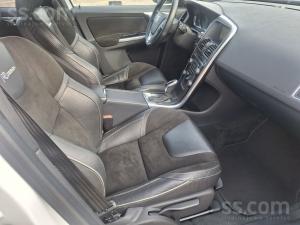 White Volvo XC60 2013 in Riga, with an engine capacity of 2.00 L and mileage of 256 thousand km for 10650 €, photo 16 on AUTOMOTO.COM.LV