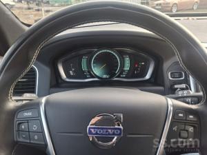 White Volvo XC60 2013 in Riga, with an engine capacity of 2.00 L and mileage of 256 thousand km for 10650 €, photo 19 on AUTOMOTO.COM.LV