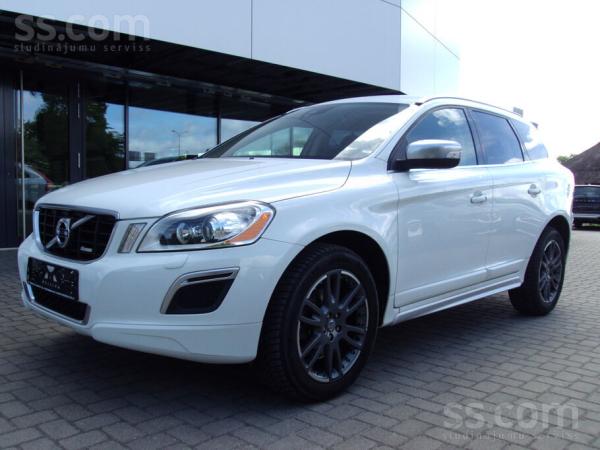 Balts Volvo XC60 2013 Rīga, ar dzinēja tilpumu 2.40 L un nobraukumu 182 tūkst. km par 13800 €, foto 1 vietnē AUTOMOTO.COM.LV