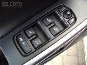 Balts Volvo XC60 2013 Rīga, ar dzinēja tilpumu 2.40 L un nobraukumu 182 tūkst. km par 13800 €, foto 14 vietnē AUTOMOTO.COM.LV