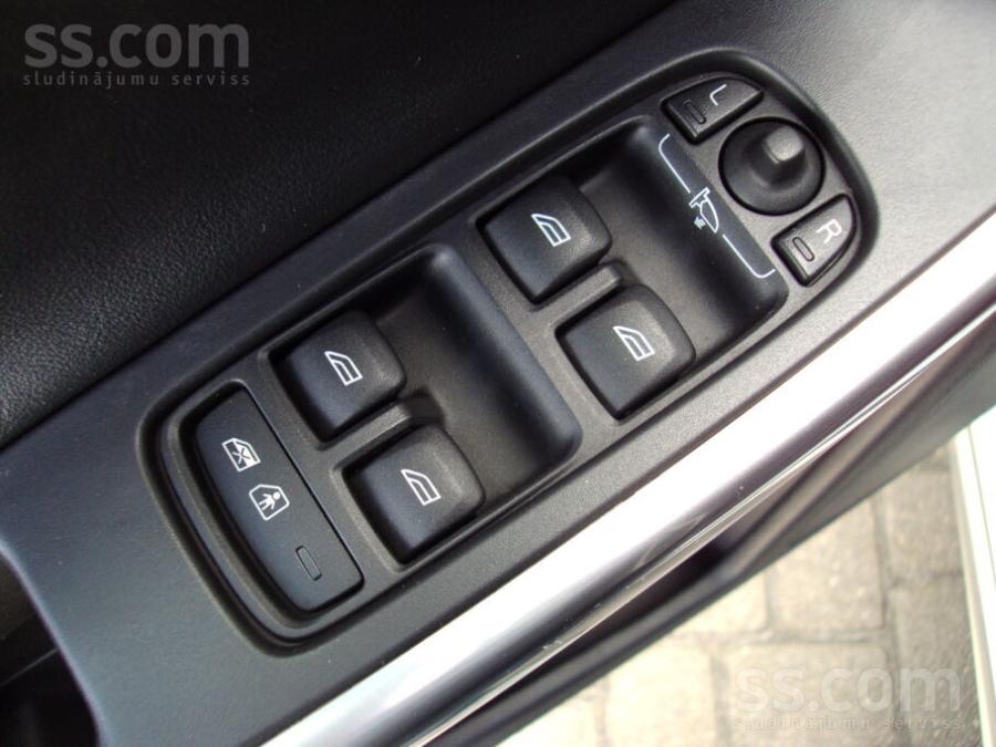 Balts Volvo XC60 2013 Rīga, ar dzinēja tilpumu 2.40 L un nobraukumu 182 tūkst. km par 13800 €, foto 14 vietnē AUTOMOTO.COM.LV