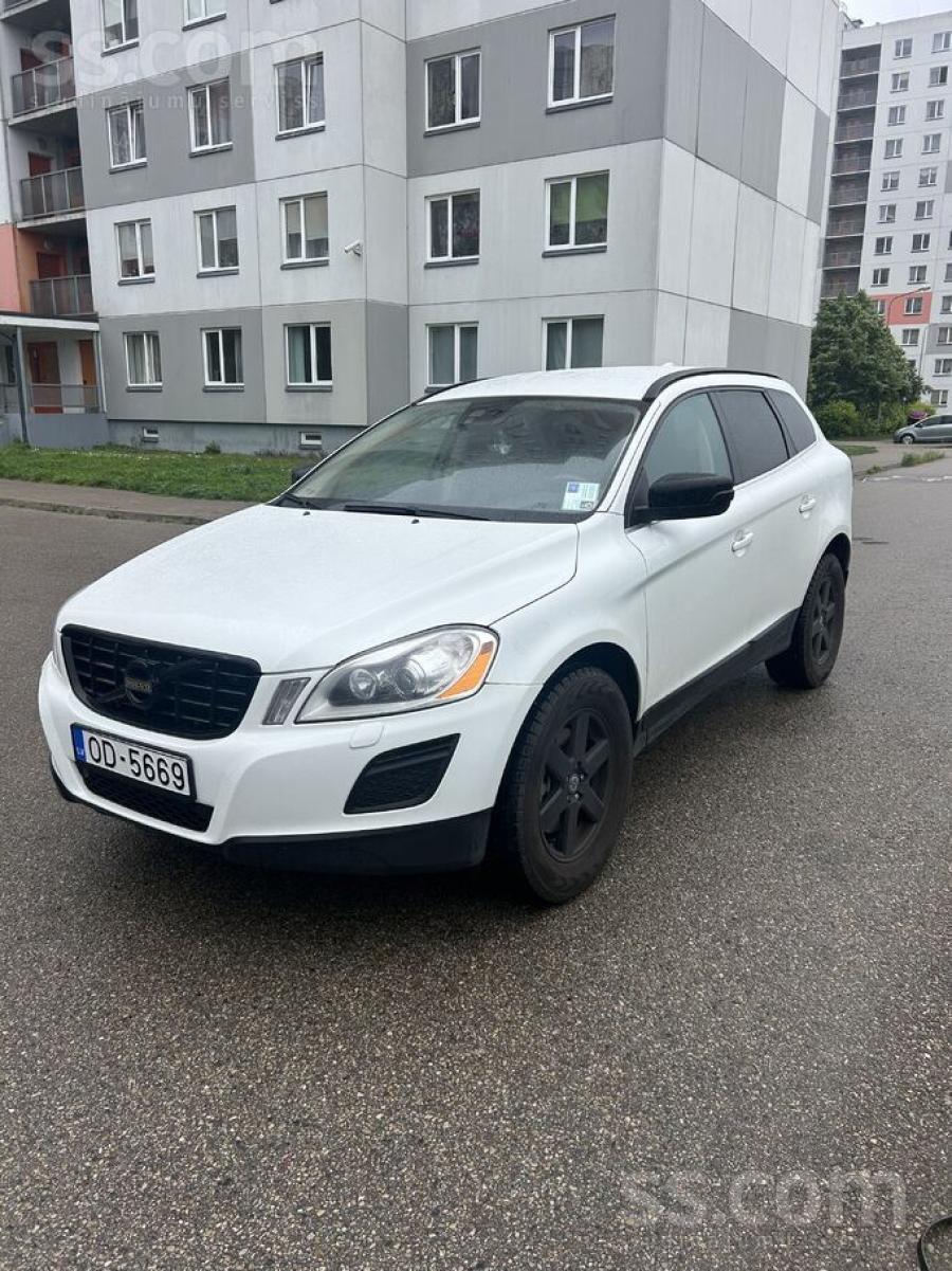 Balts Volvo XC60 2013 Rīga, ar dzinēja tilpumu 2.40 L un nobraukumu 0 tūkst. km par 9000 €, foto 3 vietnē AUTOMOTO.COM.LV