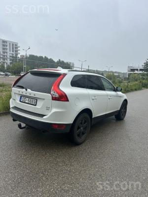 Balts Volvo XC60 2013 Rīga, ar dzinēja tilpumu 2.40 L un nobraukumu 0 tūkst. km par 9000 €, foto 4 vietnē AUTOMOTO.COM.LV